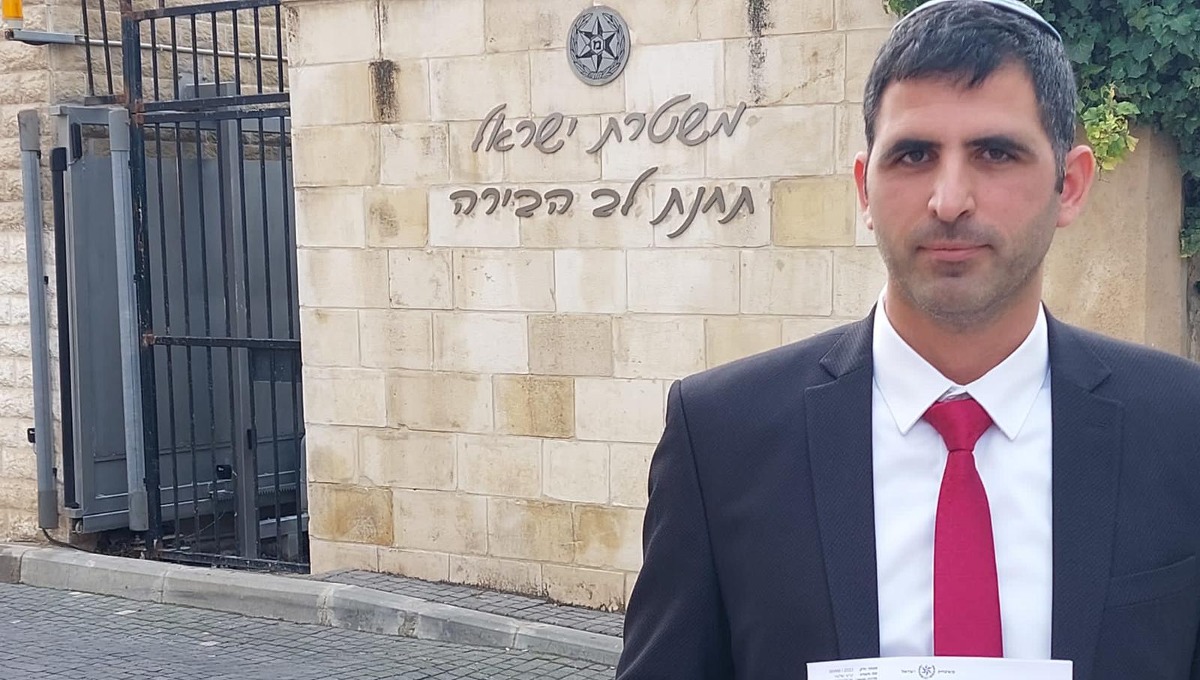 זאב רז עוכב לחקירה בחשד להסתה ואיומים חקירה נפתחה נגד עוד חודק כיפה