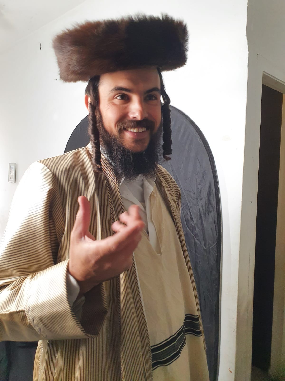 התפקיד הראשון של אסף הרץ אחרי החזרה בתשובה - כיפה